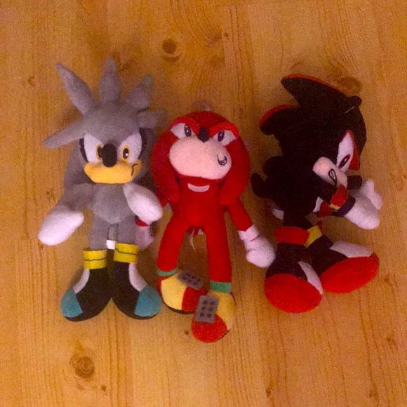 Sonic | Toys | Silver And Black Sonic And Knuckles Nwot | Poshmark